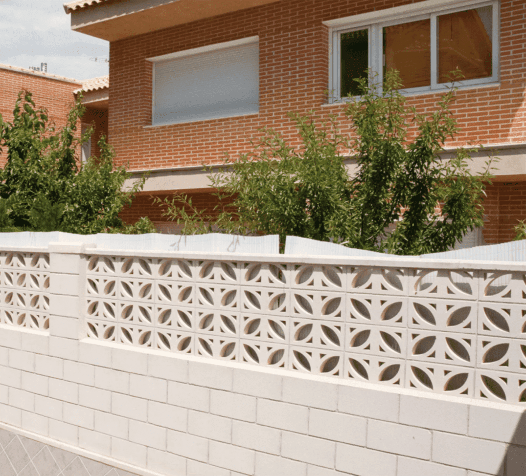 Parapet Walls: 7 Essential Features for Building Design